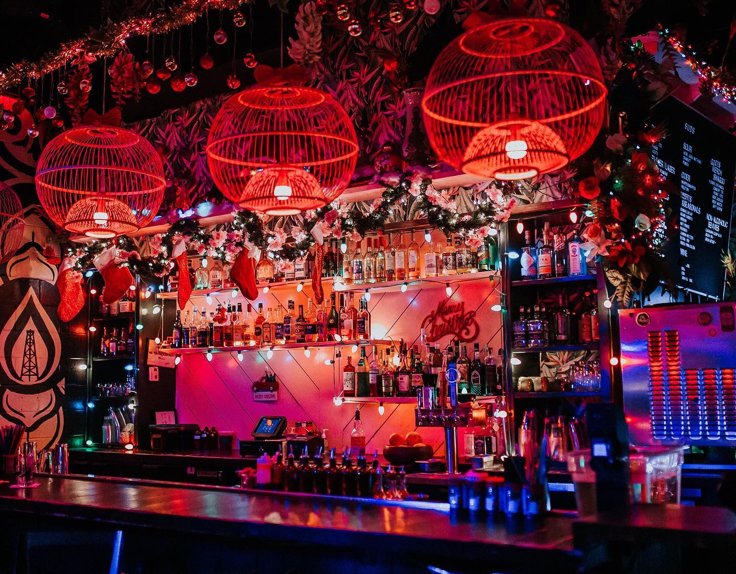 These holiday bar pop-ups are a jolly good time! - Chevy Detroit